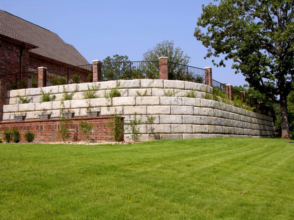 Tom Boyce main wall - SI Precast Concrete