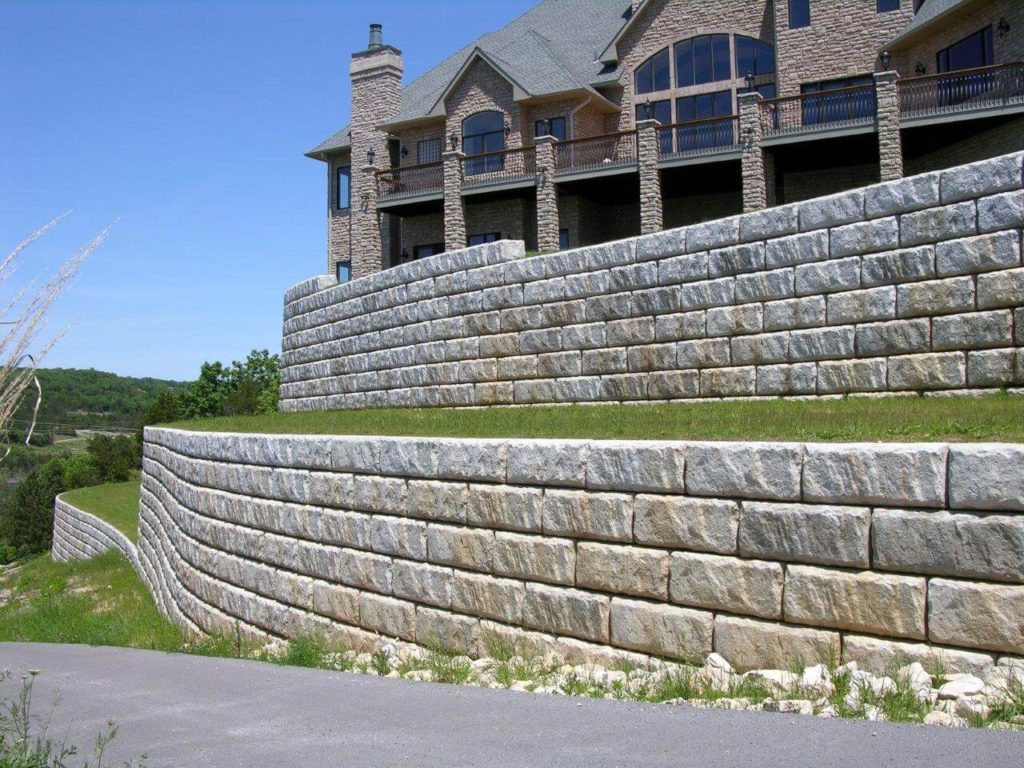 Redi-Rock Retaining Wall - Custom Home - SI Precast Concrete
